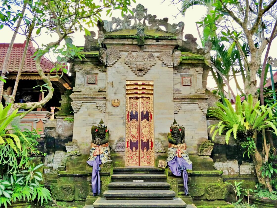 Ubud Palace Attraction & Dance Performance Ticket