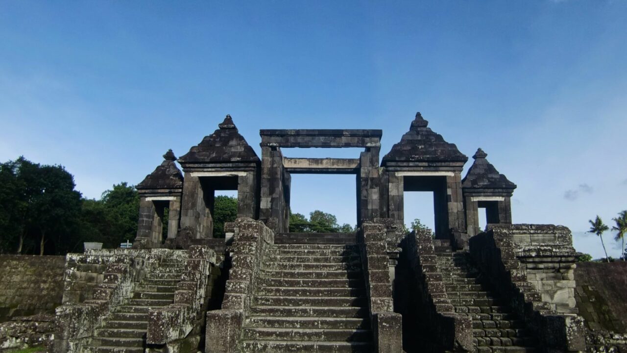 Ratu Boko Temple Entrance Fee & Attraction