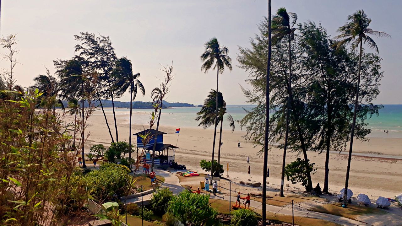 Lagoi Bay Bintan Attraction & Water Sport - IdeTrips