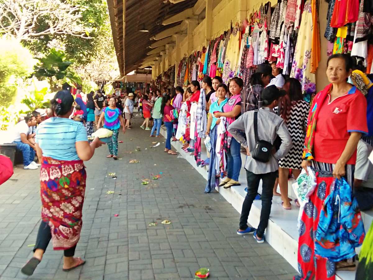 Sukawati Art Market Bali Shopping Spot Guide - IdeTrips