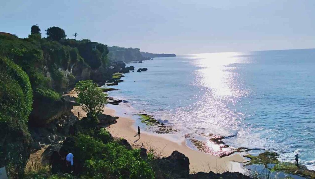BLUE POINT BEACH (Suluban Beach) Uluwatu Entrance Fee & Activities