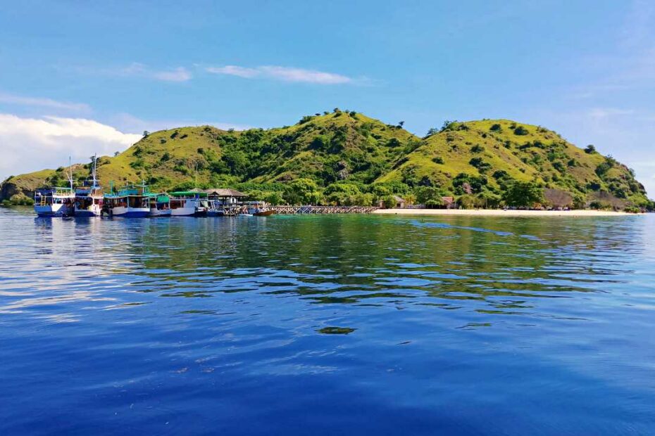 Kanawa Island Guide, Activities & Entrance Fee - IdeTrips