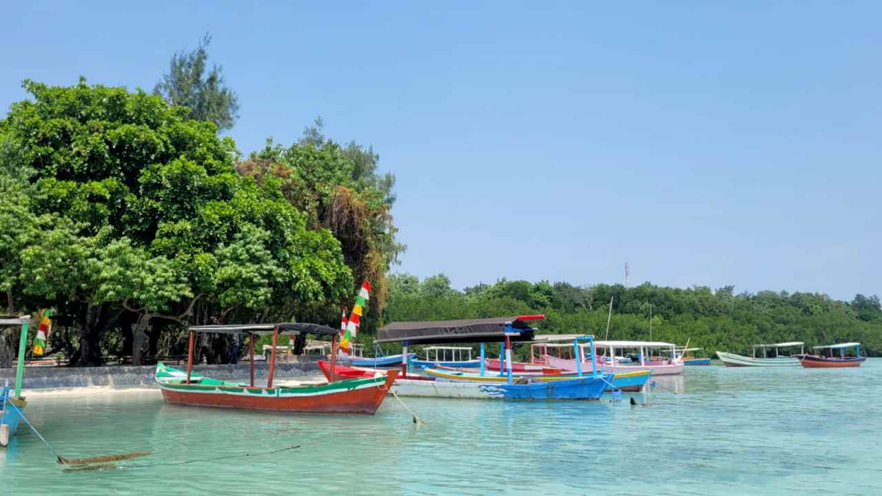 Pari Island Attractions & Watersport Activities Jakarta - IdeTrips