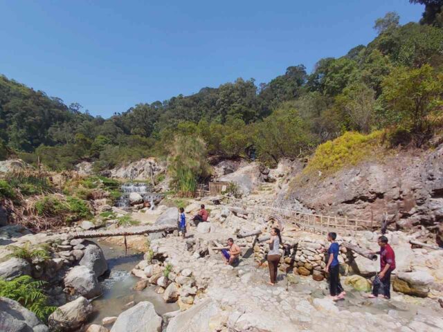 Rengganis Suspension Bridge Guide, Entrance Fee and Attractions - IdeTrips